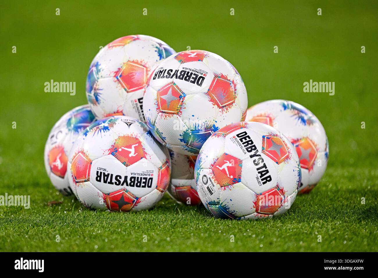Augsburg, Germany. 15th Jan, 2026. Soccer: Bundesliga, FC Augsburg - 1 ...