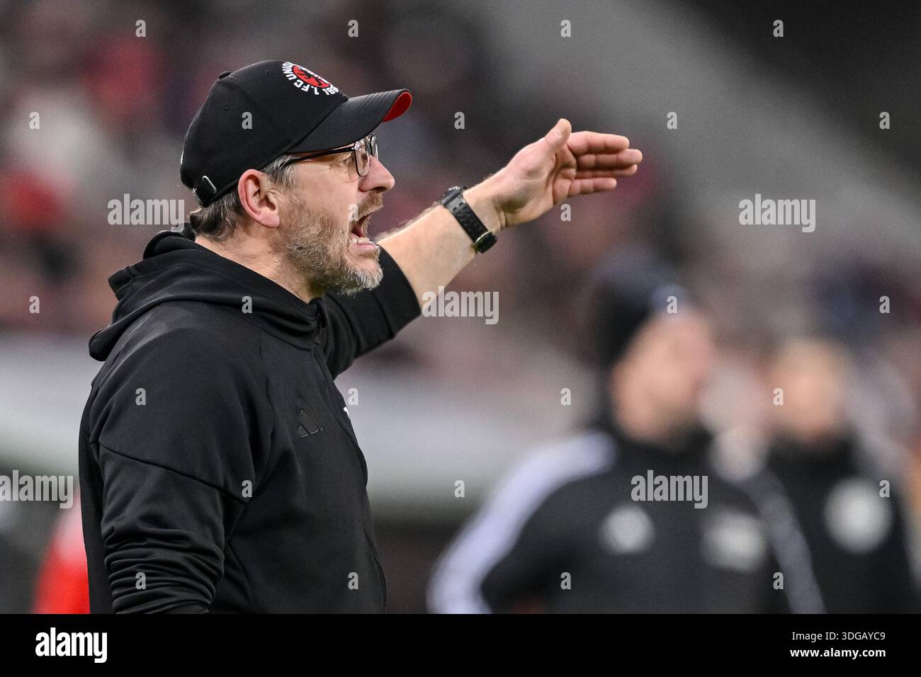 Augsburg, Germany. 15th Jan, 2026. Soccer: Bundesliga, FC Augsburg - 1 ...