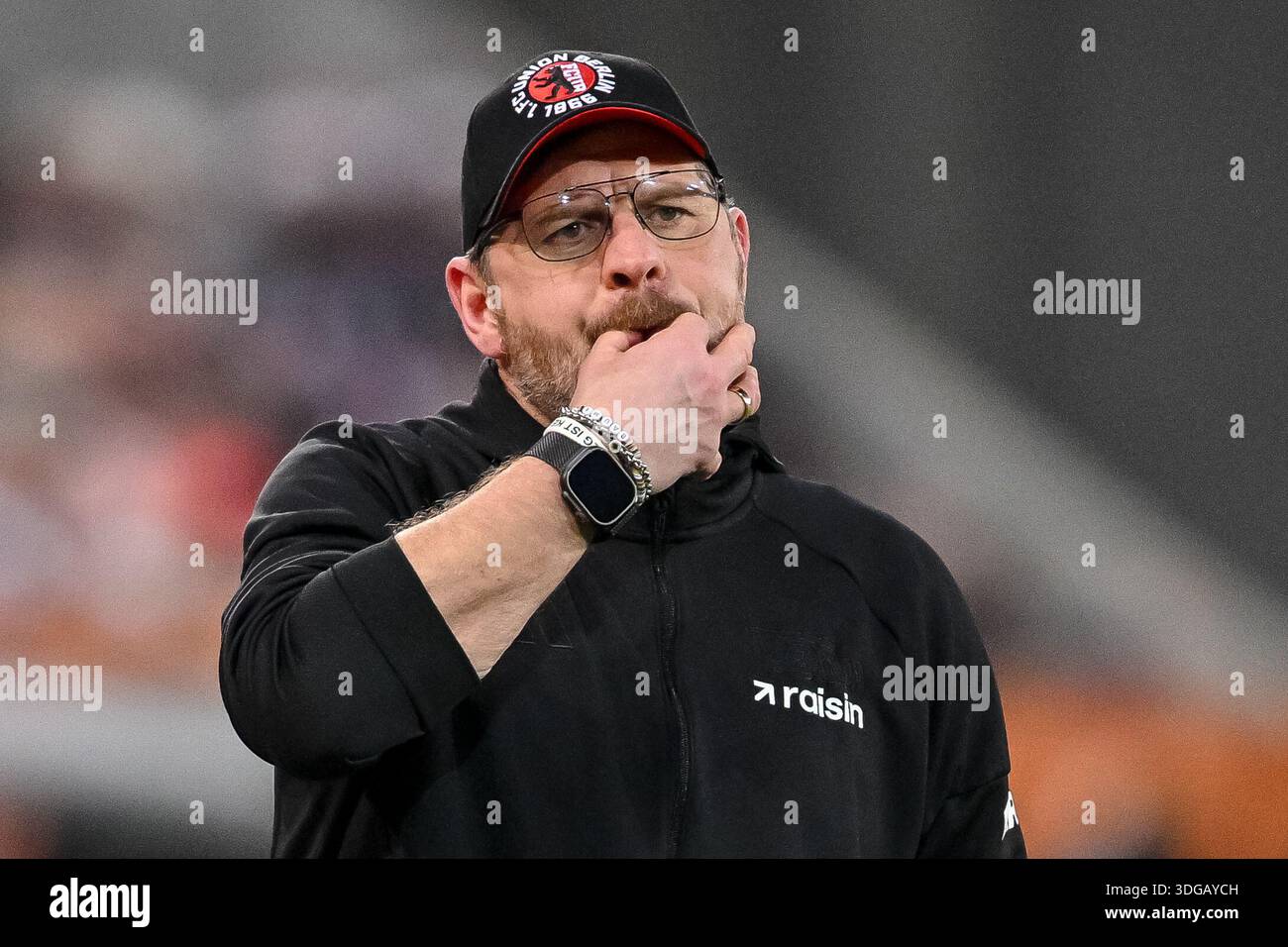 Augsburg, Germany. 15th Jan, 2026. Soccer: Bundesliga, FC Augsburg - 1 ...