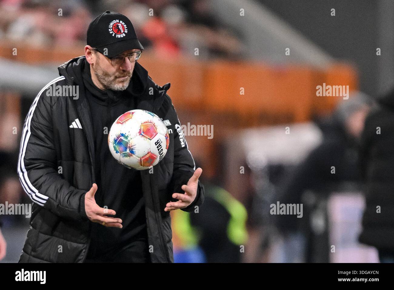 Augsburg, Germany. 15th Jan, 2026. Soccer: Bundesliga, FC Augsburg - 1 ...