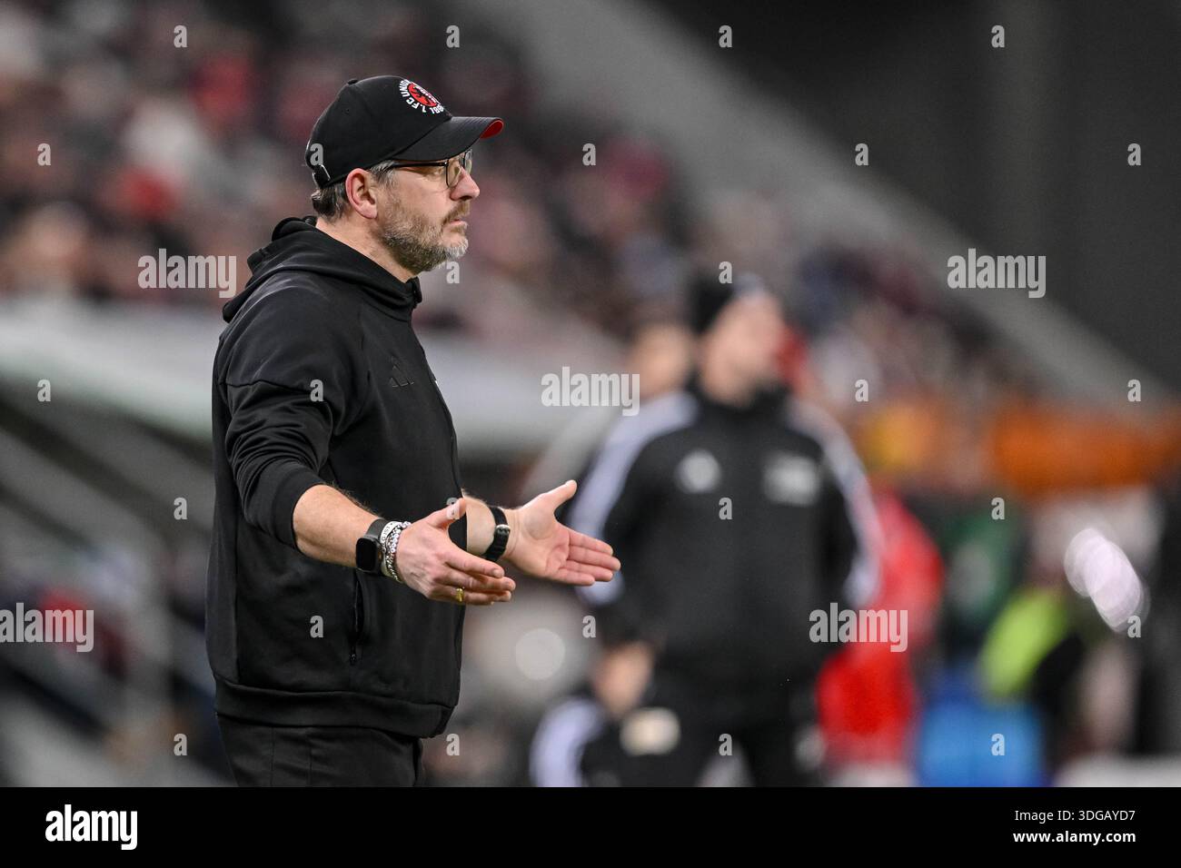 Augsburg, Germany. 15th Jan, 2026. Soccer: Bundesliga, FC Augsburg - 1 ...