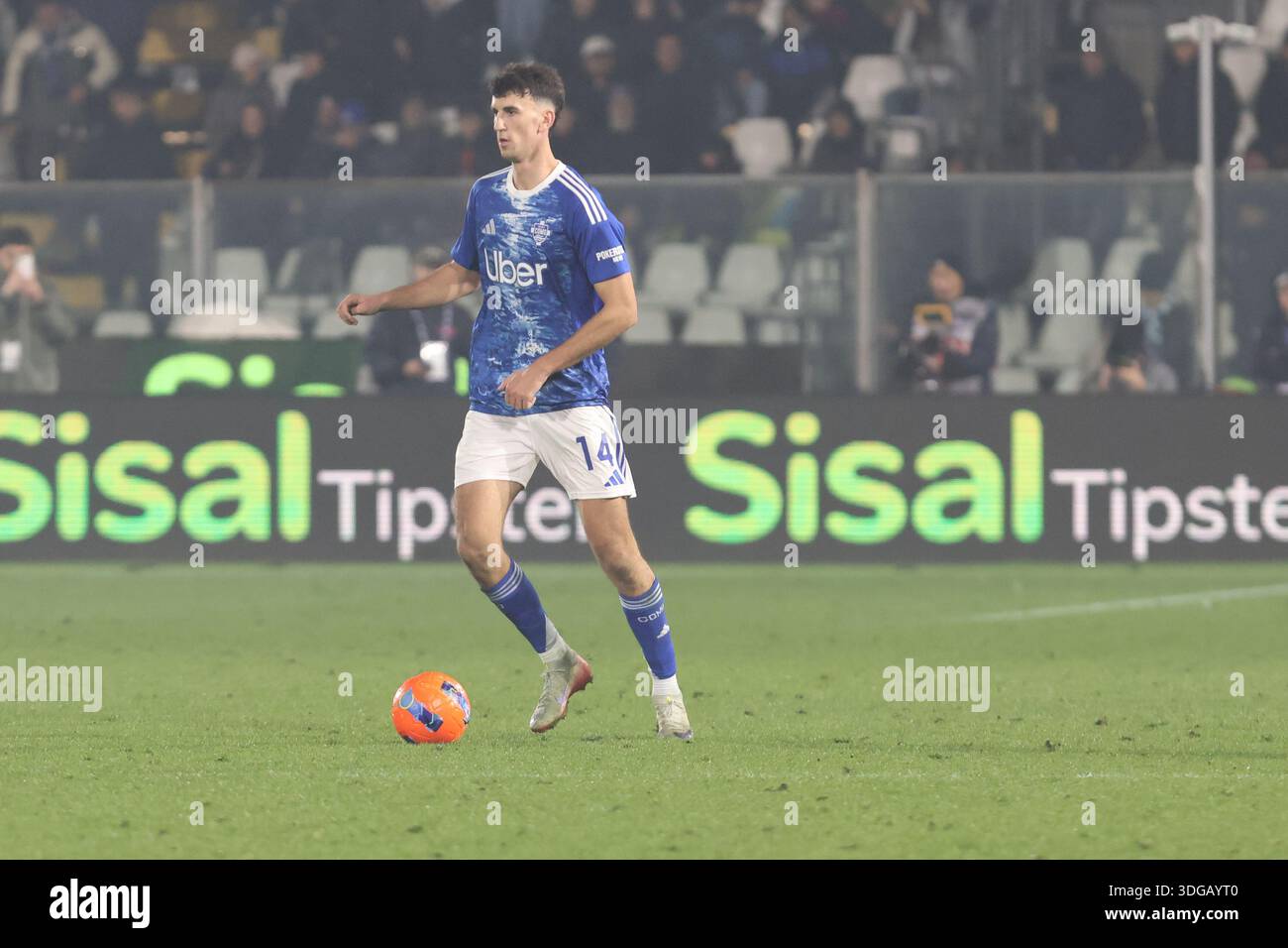 Como, Italia. 15th Jan, 2026. Como's Como's Jacobo Ramon during the ...
