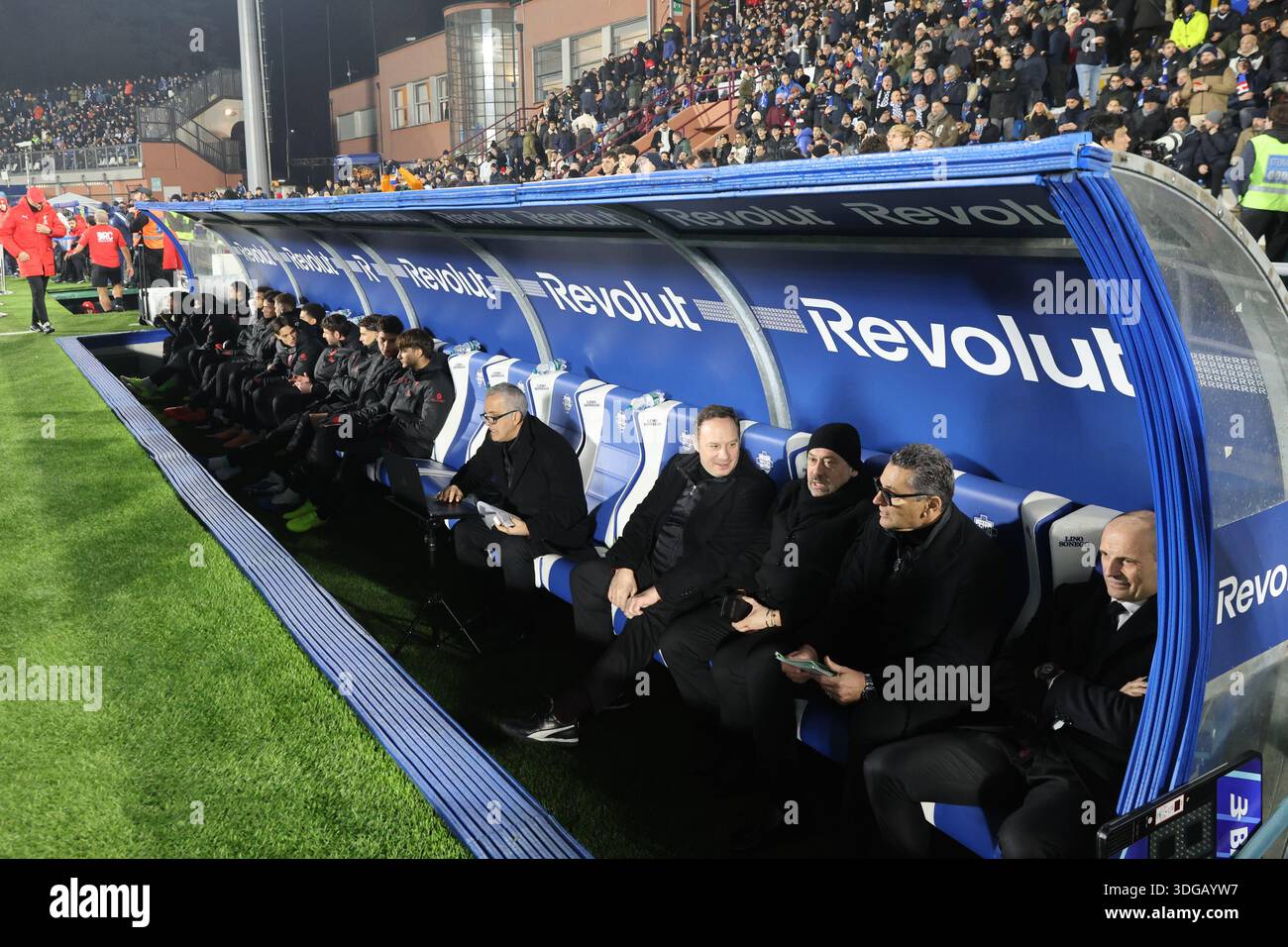 Como, Italia. 15th Jan, 2026. Como'sAc Milan Bench during the Serie A ...