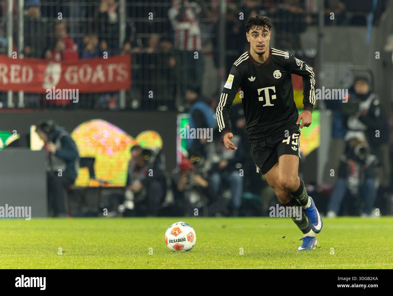 Koeln, Germany. 14th Jan, 2026. Aleksandar Pavlovic (FCB), Koeln ...