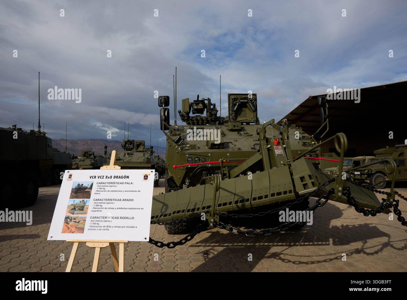 Image of the first 8x8 'Dragon' vehicles of the Spanish Army. On 16 ...