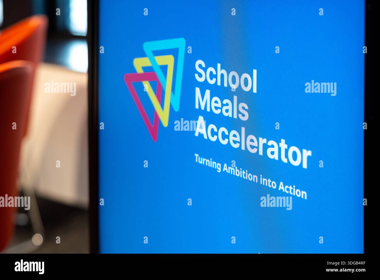 Unterzeichnung eines neuen Programms für Schulernährung für 100 ...