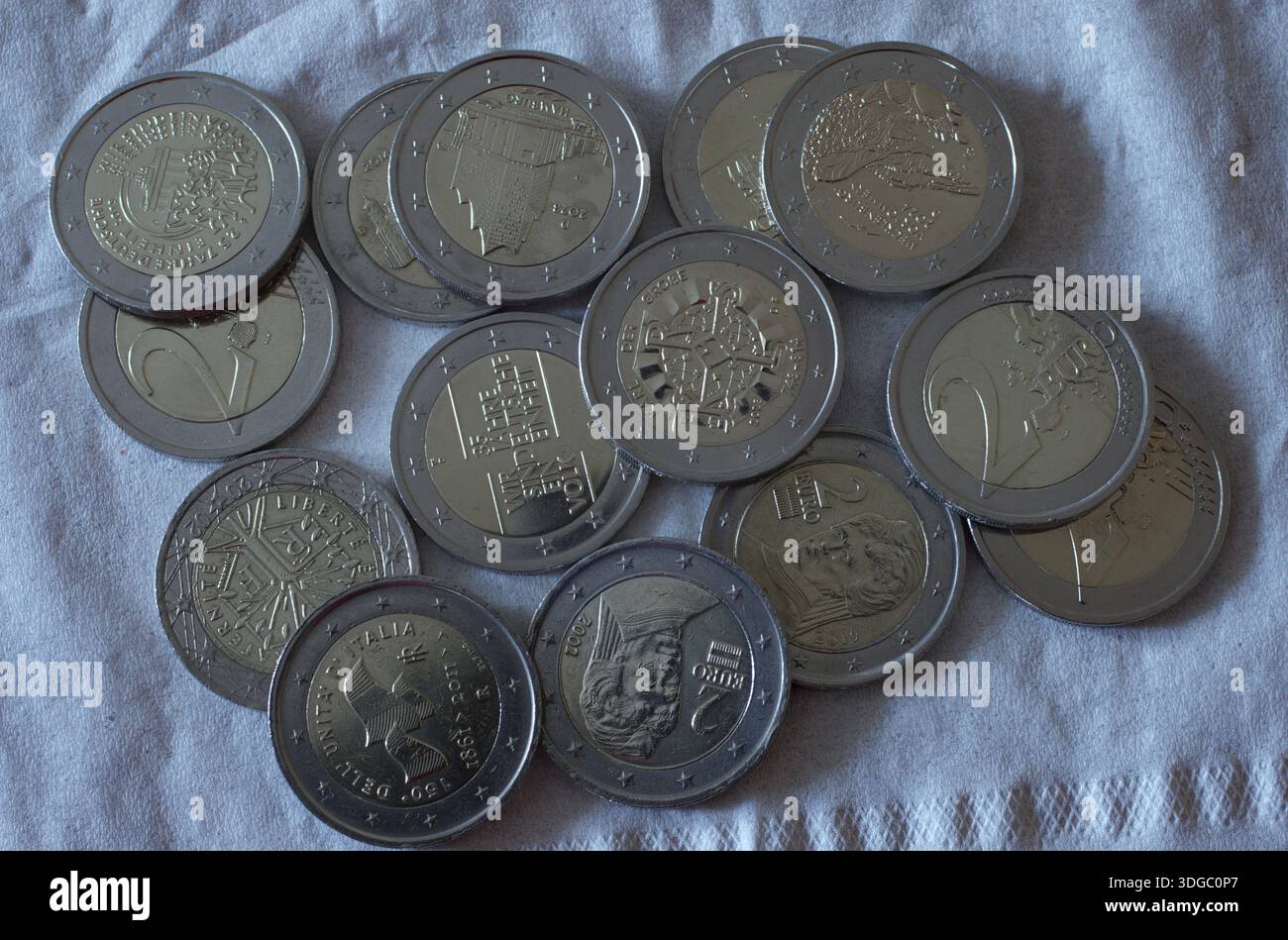 Euro coins various countries hi-res stock photography and images - Alamy