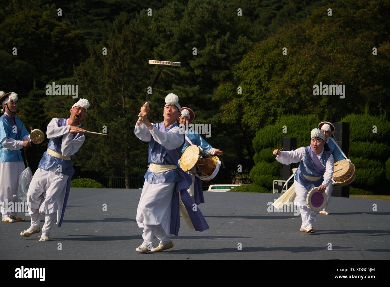 Seoul, South Korea: Traditional Korean samulnori performers playing ...