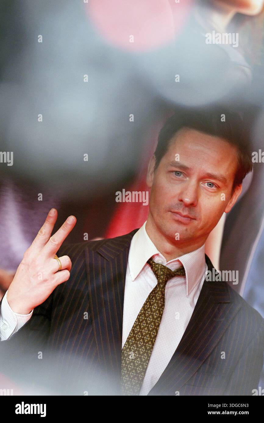 Munich, Germany. 16th Jan, 2026. Actor Tom Schilling poses at the ...