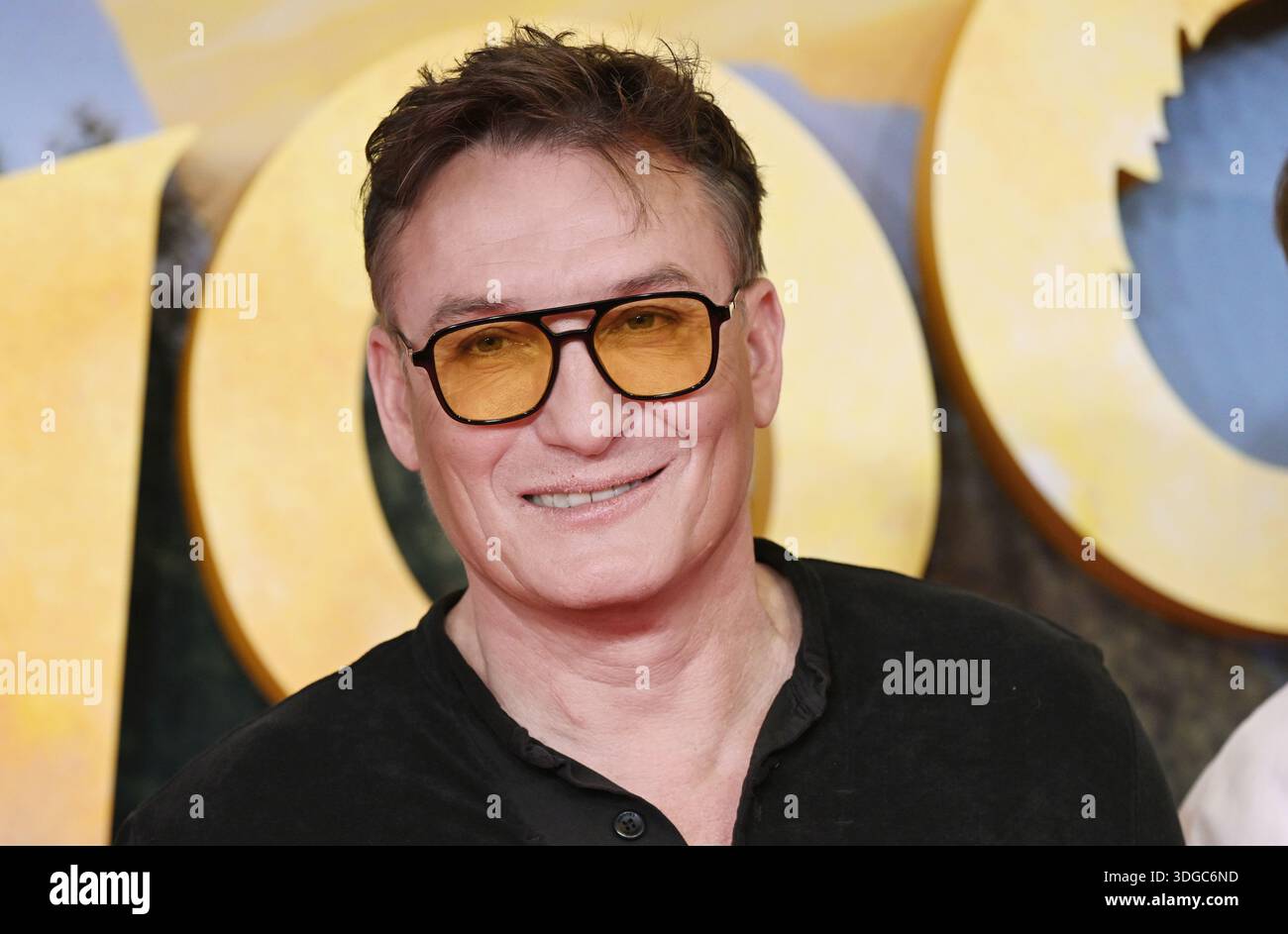 Munich, Germany. 16th Jan, 2026. Actor Oliver Masucci poses at the ...