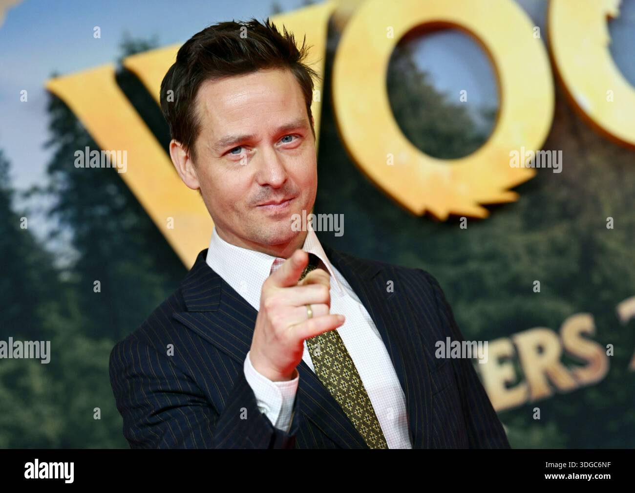 Munich, Germany. 16th Jan, 2026. Actor Tom Schilling poses at the ...