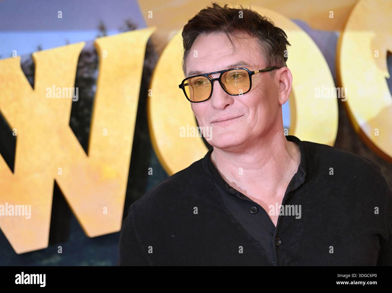 Munich, Germany. 16th Jan, 2026. Actor Oliver Masucci poses at the ...