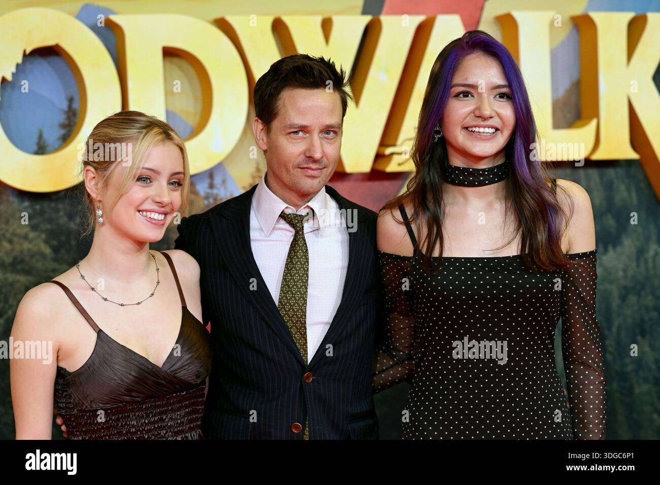 Munich, Germany. 16th Jan, 2026. Actor Tom Schilling poses with ...