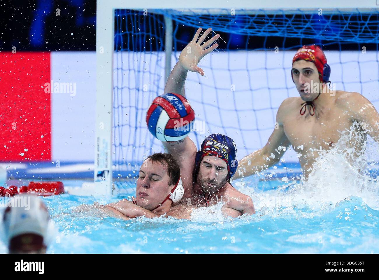 Belgrade, Serbia. 16th Jan, 2026. Miguel De Toro of Spain (C) struggles ...