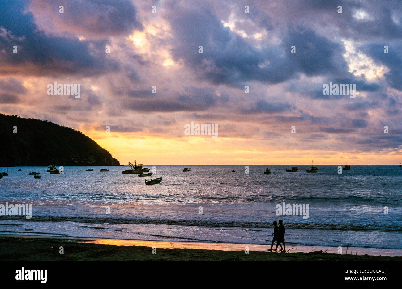 Strand ecuador hi-res stock photography and images - Alamy
