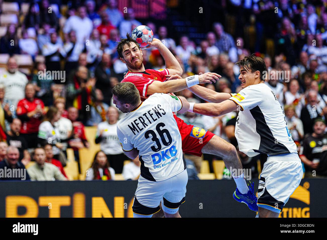 Wurf/Tor Boris Zivkovic (Oesterreich, #30) DEN, Deutschland vs ...