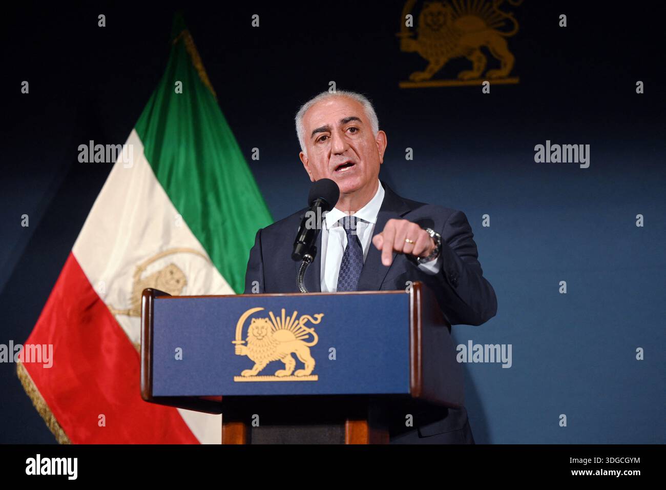 Washington, United States. 16th Jan, 2026. Reza Pahlavi, the exiled son ...