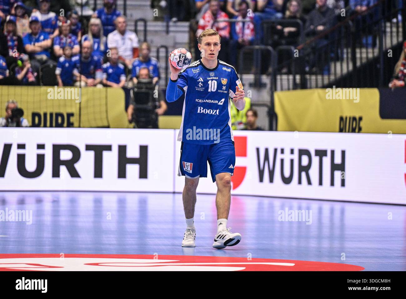 Kristianstad, Sweden. 16th Jan, 2026. Iceland vs Italy, Handball match ...