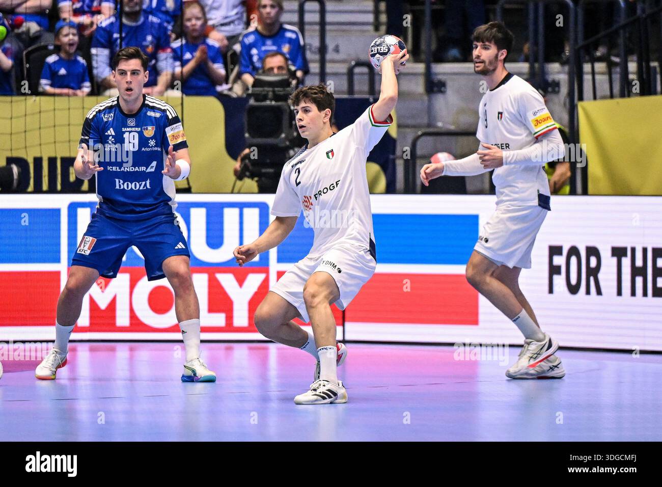 Kristianstad, Sweden. 16th Jan, 2026. Iceland vs Italy, Handball match ...