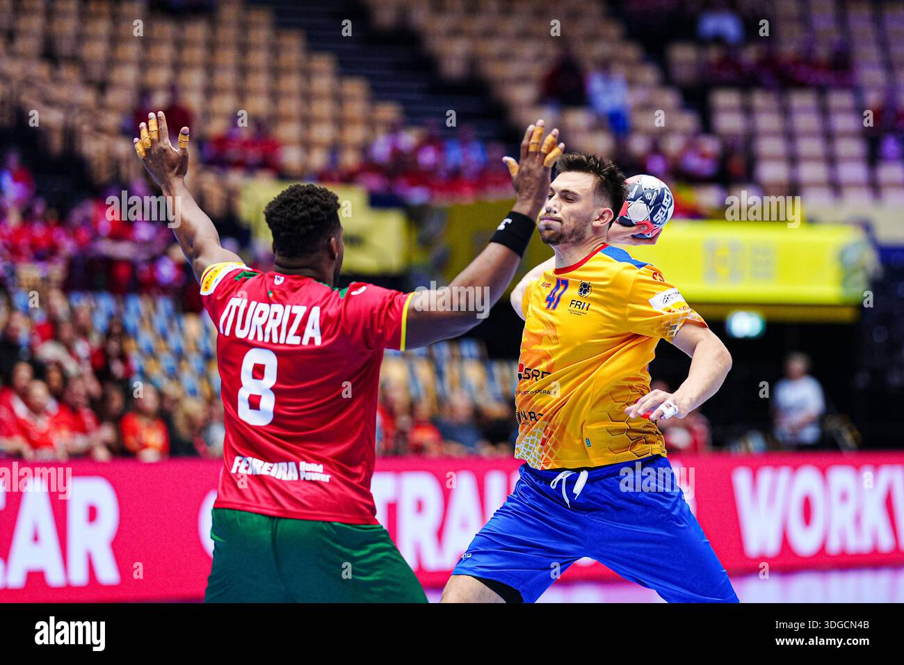 Victor Iturizza (Portugal, #08), Andrei Buzle (Rumaenien, #47) DEN ...