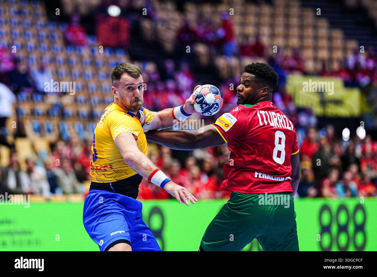 Radu Ghita (Rumaenien, #13), Victor Iturizza (Portugal, #08) DEN ...