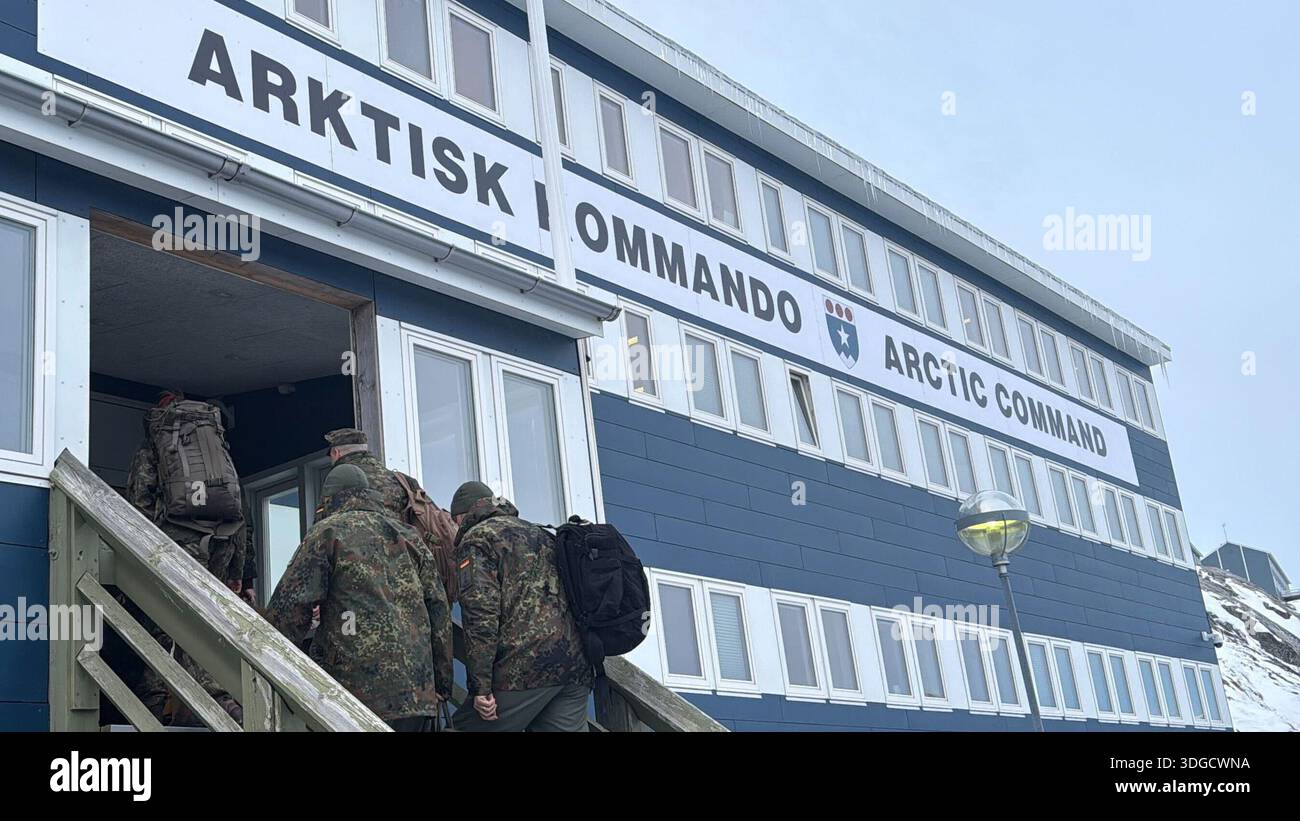 Nuuk, Greenland. 16th Jan, 2026. Bundeswehr soldiers enter the Arctic ...