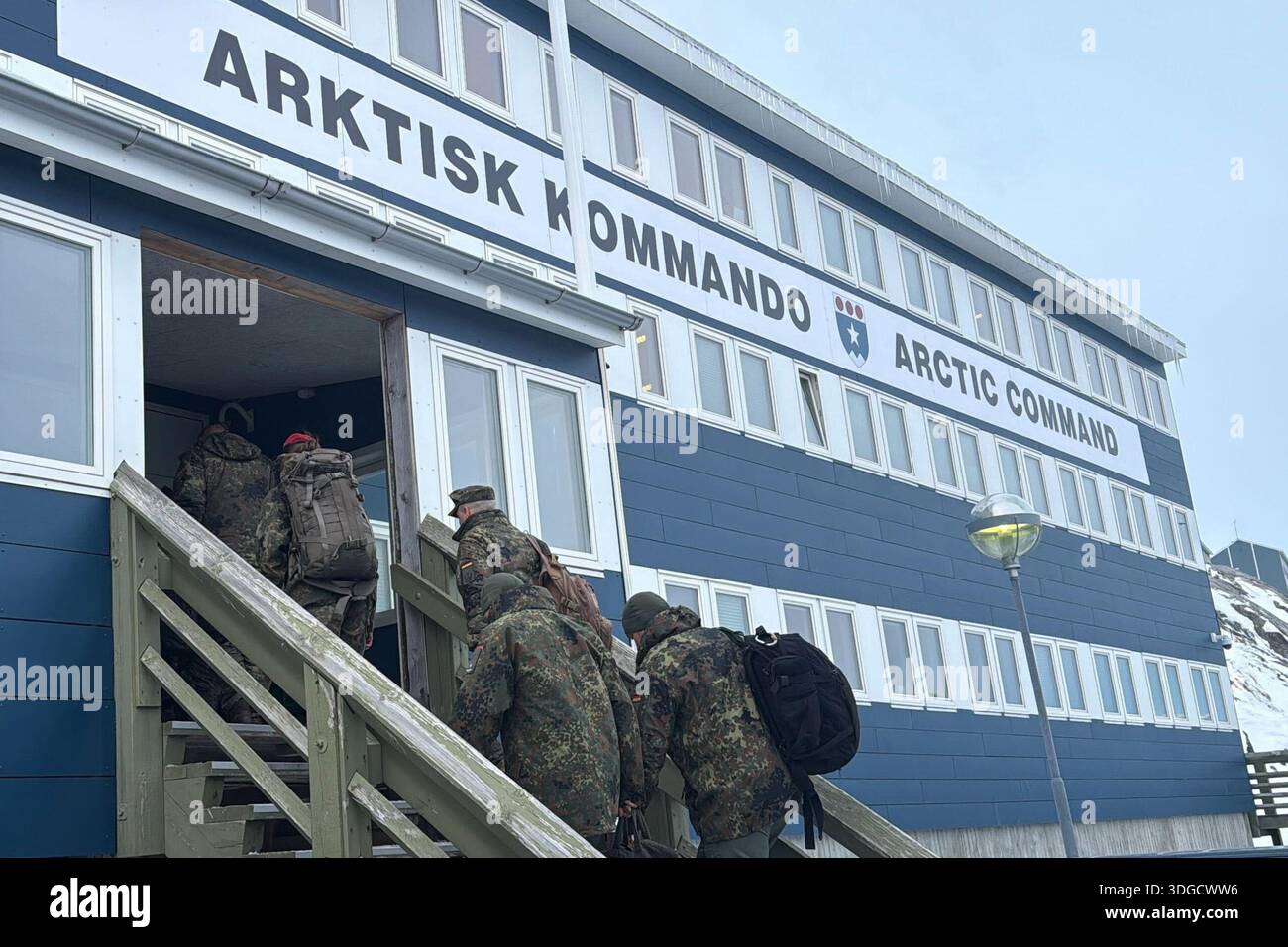 Nuuk, Greenland. 16th Jan, 2026. Bundeswehr soldiers enter the Arctic ...