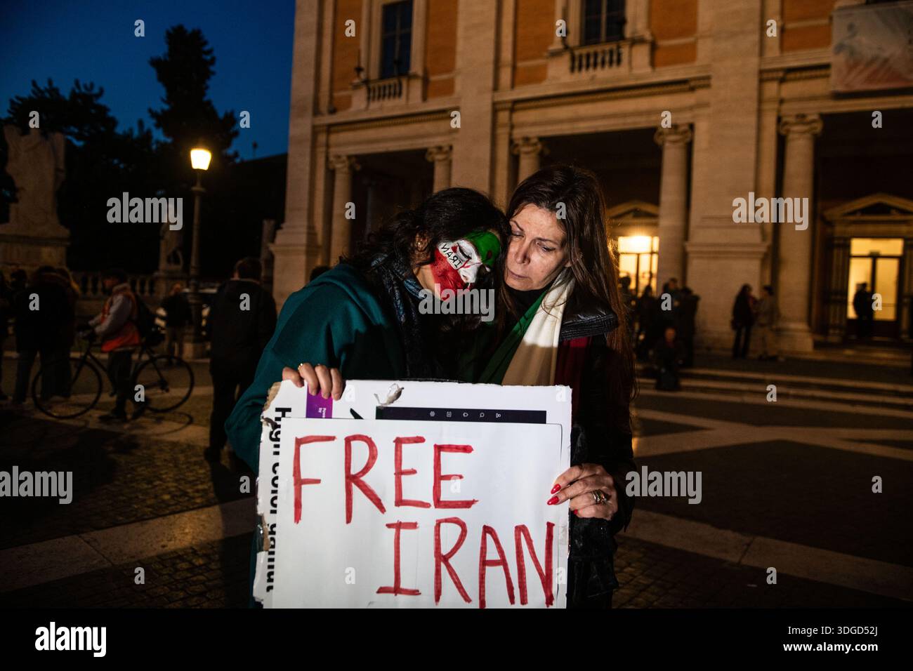 Rome, Abruzzo, Italy. 16th Jan, 2026. hundreds of people, including ...