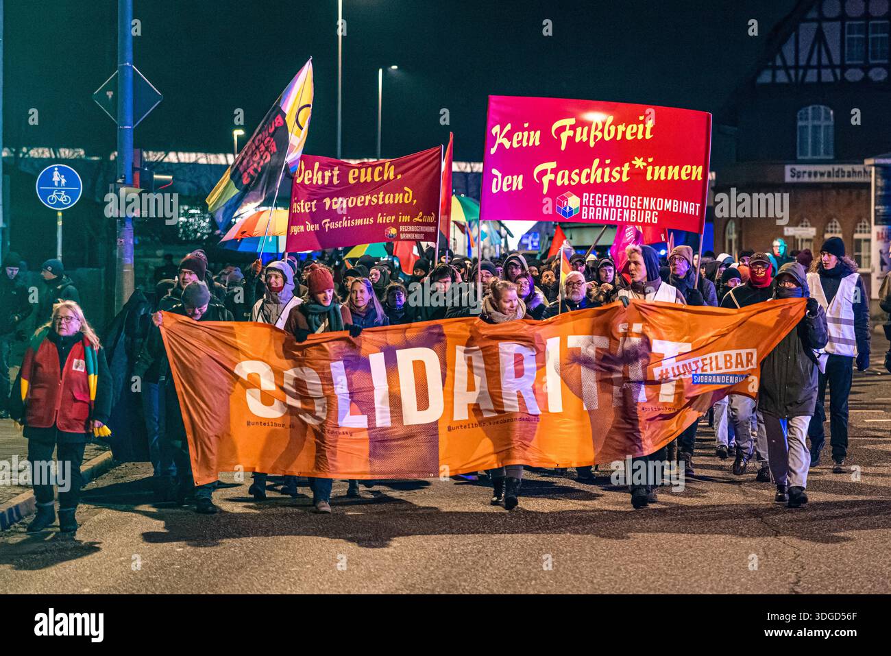 Cottbus, Germany. 16th Jan, 2026. People take part in a demonstration ...