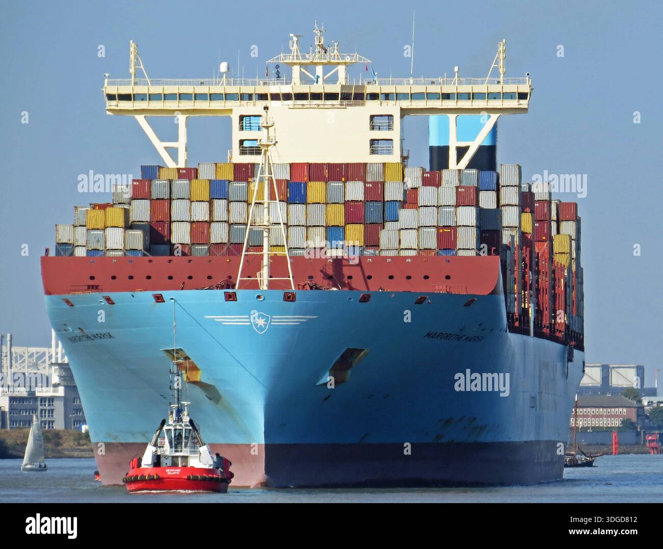 Container, Frachter, Margrehte Maersk, Hamburg, Schiff, Schlepper ...