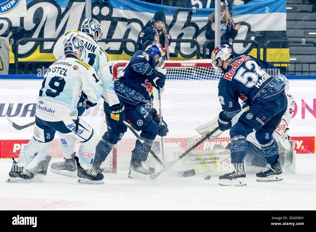 Yasin Ehliz (EHC Red Bull Munich, #42) and Patrick Hager (EHC Red Bull ...