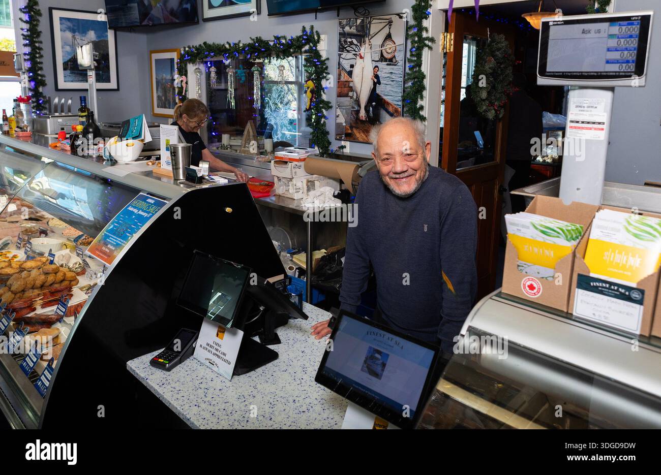 Victoria, Can. 16th Jan, 2026. Finest at Sea Seafood Market owner Bob ...