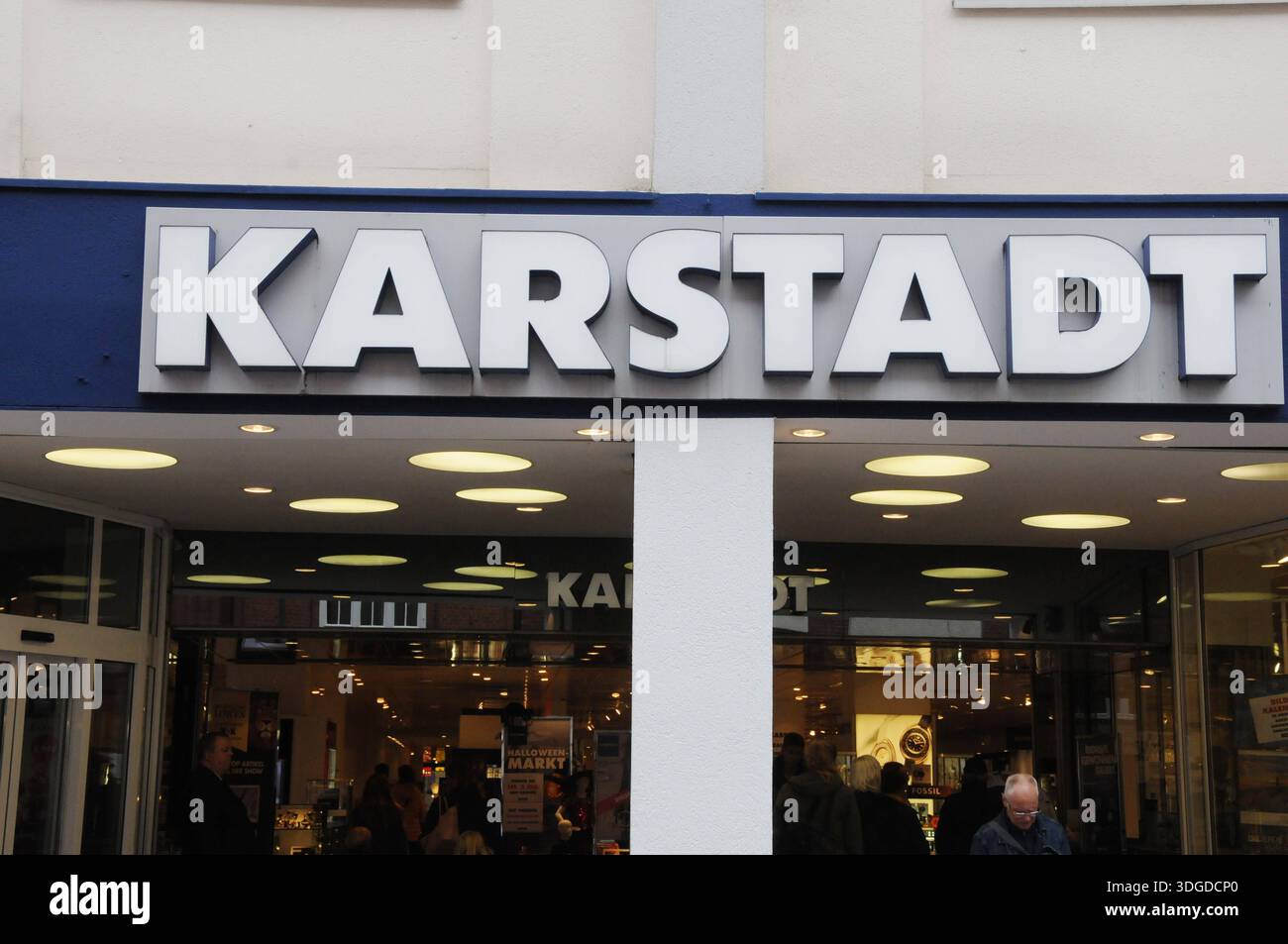 Flensburg/Schleswig-Holstein/Germany. 05. October 2018..Karstadt mega ...