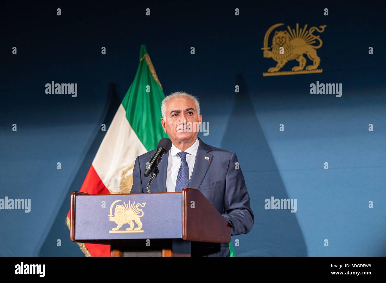 Washington, District Of Columbia, USA. 16th Jan, 2026. REZA PAHLAVI ...