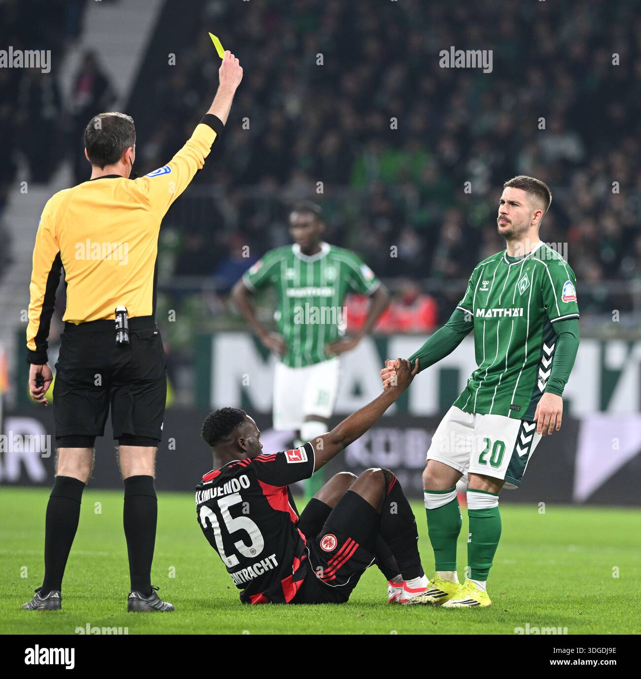 Bremen, Germany. 16th Jan, 2026. Soccer: Bundesliga, Werder Bremen ...