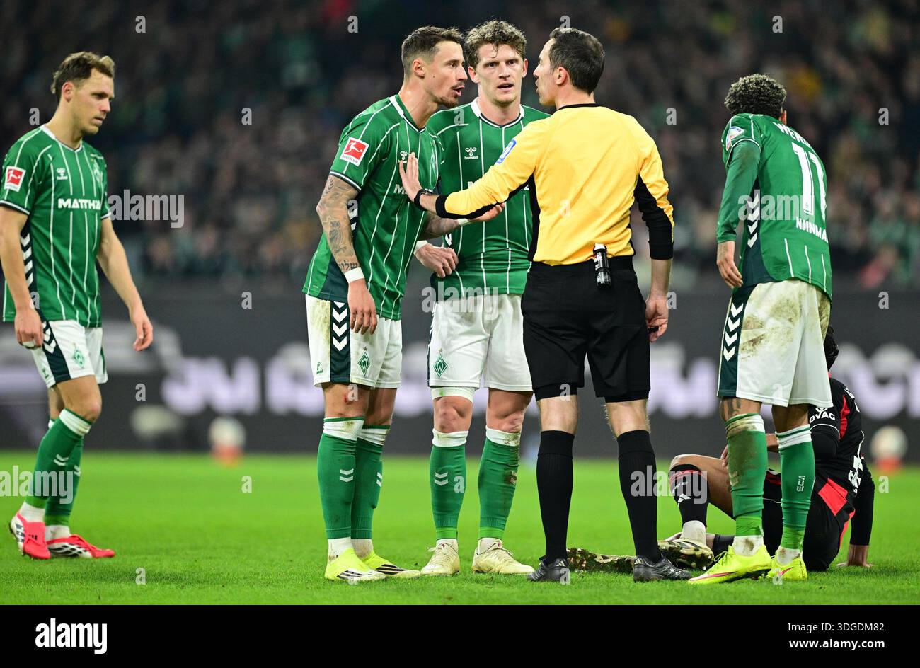 from left: Senne Lynen, Marco Friedl, Jens Stage, referee Benjamin ...