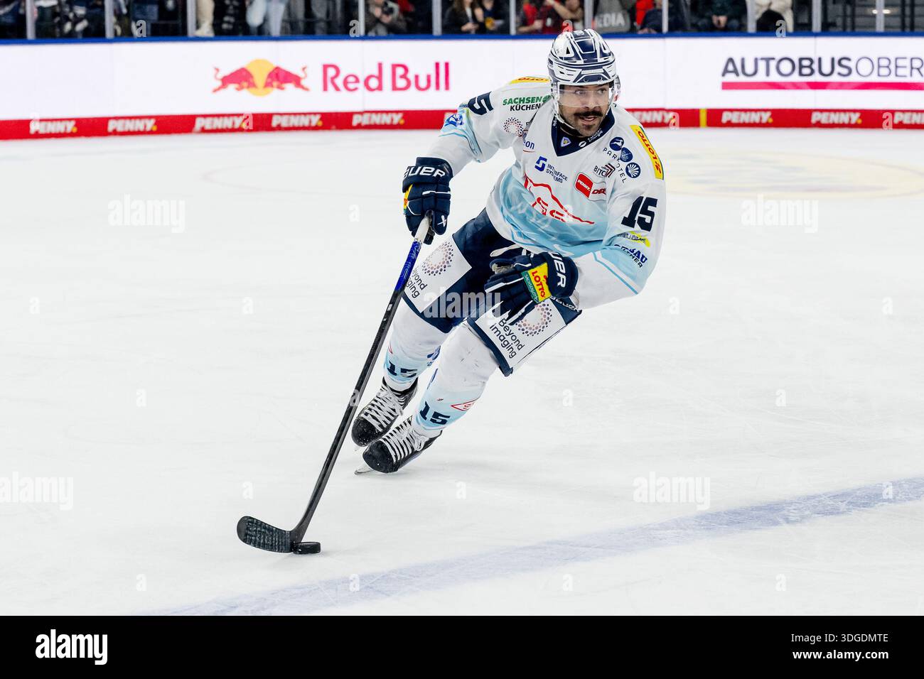 C. J. Suess (Dresdner Eisloewen, #15) GER, EHC Red Bull Muenchen vs ...