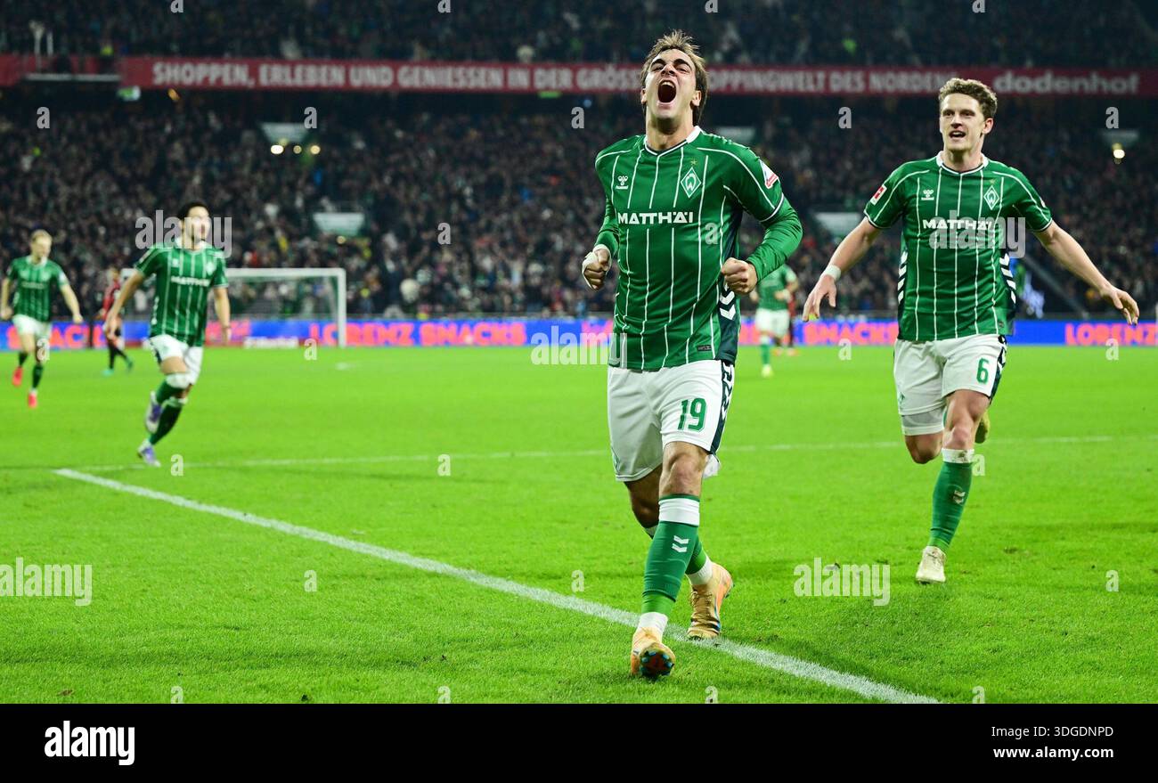 3:2 Goal, celebration, goal scorer Jovan Milosevic (Bremen) Bremen ...