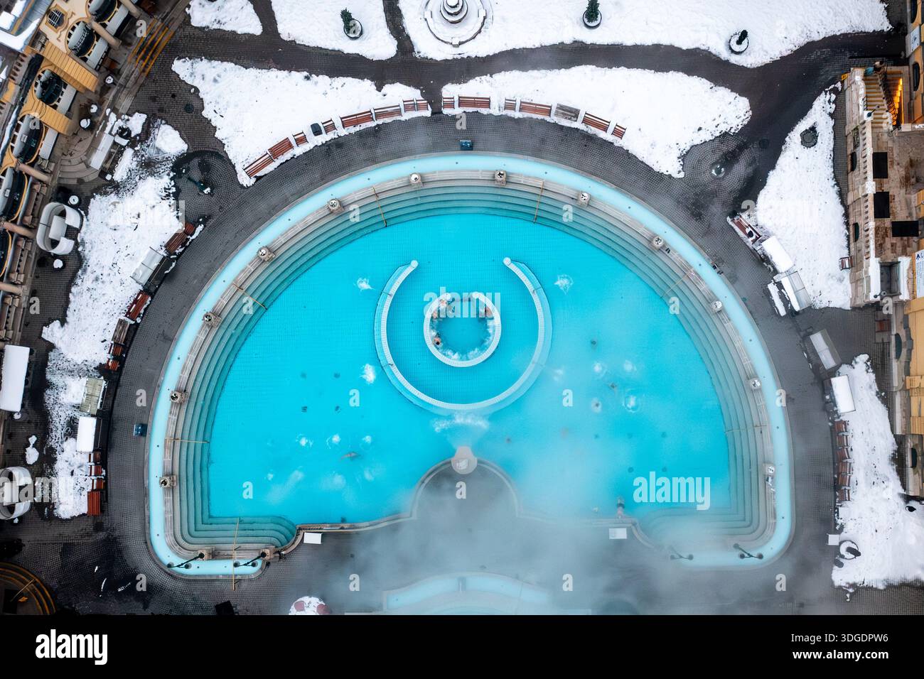Budapest, Hungary. 16th Jan, 2026. An aerial drone photo shows the snow ...