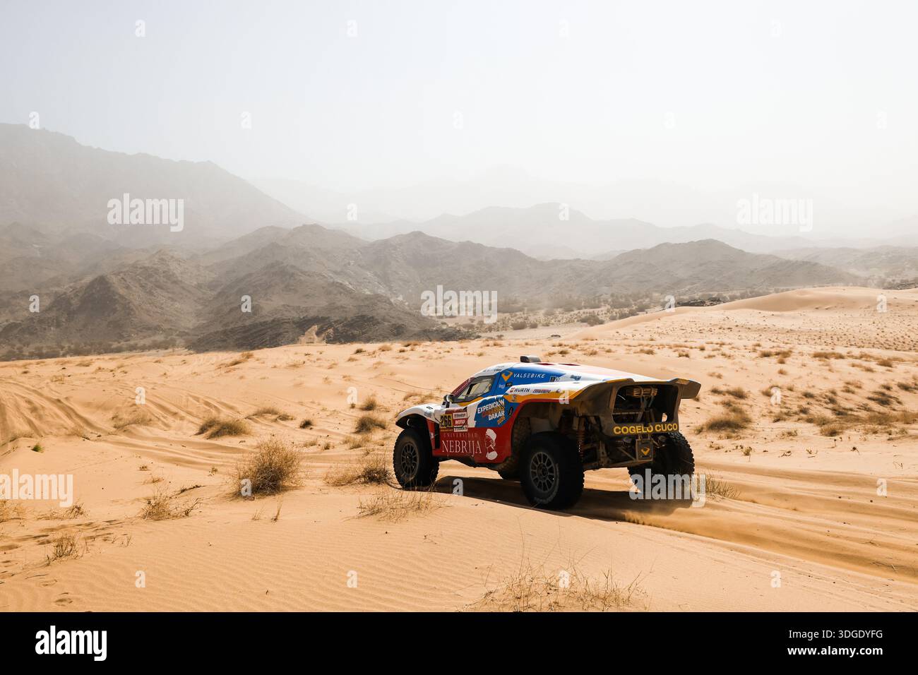 Al Henakiyah, Saudi Arabia. 16th Jan, 2026. 2026 Dakar Rally, Stage ...