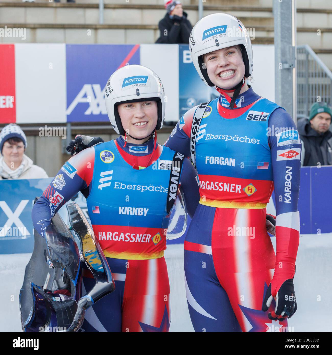 von rechts: Chevonne Chelsea Forgan mit Sophia Kirkby (USA), 16.01.2026 ...
