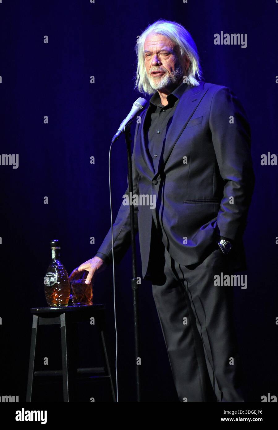 Ron White on stage for Ron White Stand-Up Comedy Performance, Fox ...