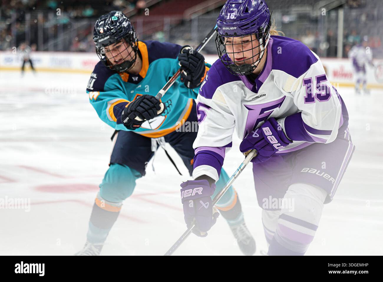 Newark, USA. 16th Jan, 2026. Minnesota Frost defender Brooke Becker (15 ...