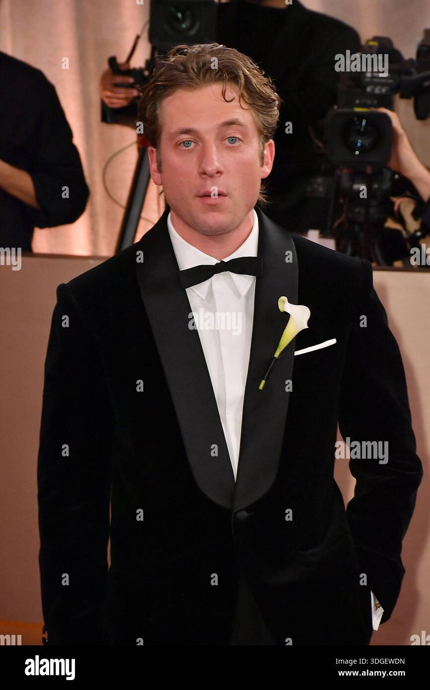 Jeremy Allen White attends the 83rd annual Golden Globe Awards at The ...