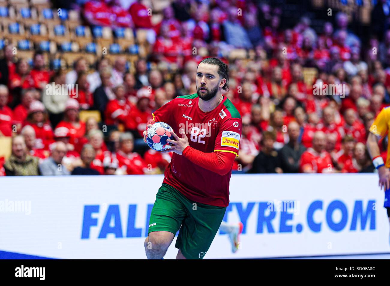 Luis Frade (Portugal, #82) DEN, Portugal vs. Rumaenien, Handball, EHF ...