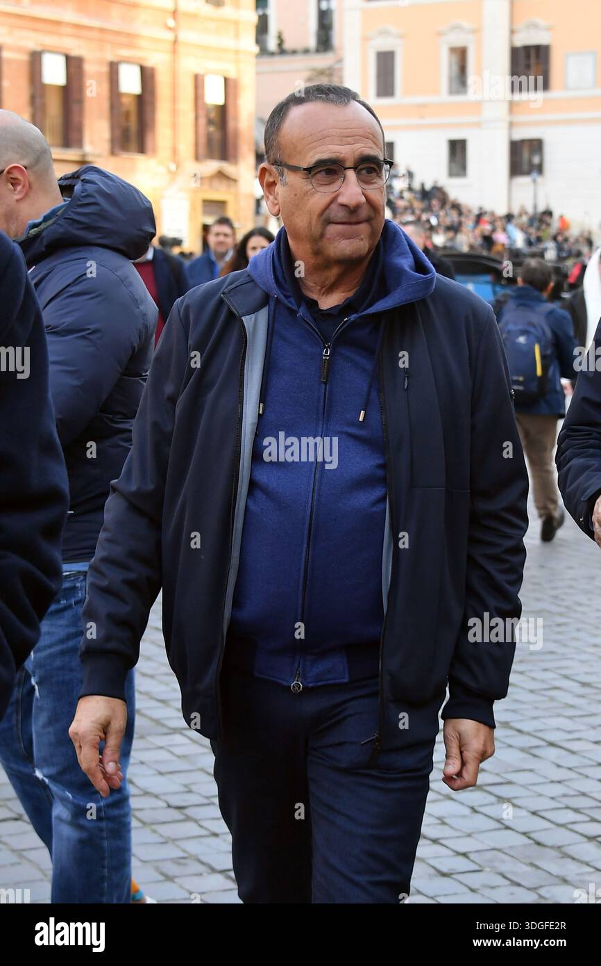 Rome, Italy. 16th Jan, 2026. Rome, Piazza di Spagna Carlo Conti on the ...