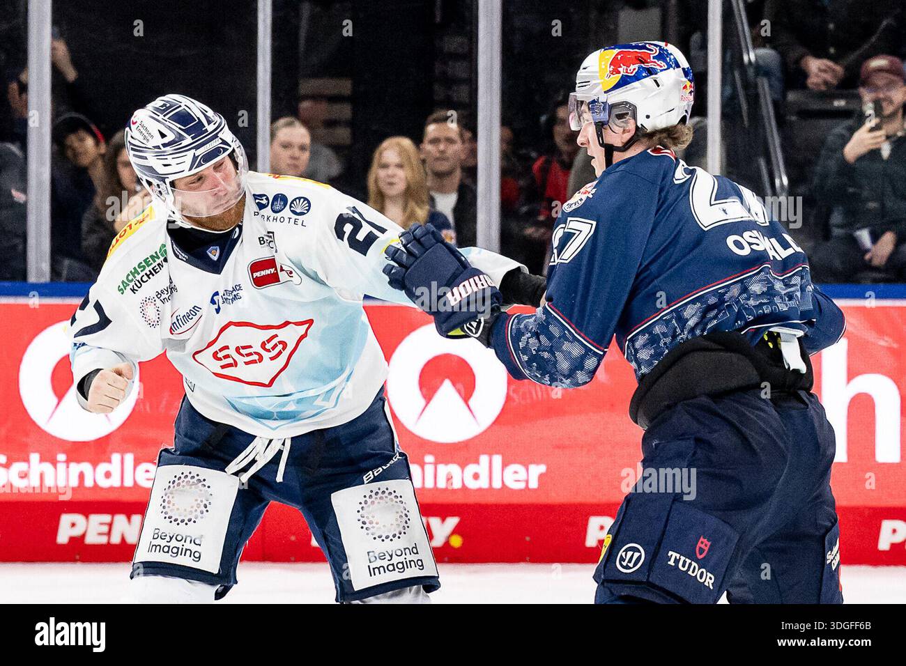 Fighting between Dane Fox (Dresden Ice Lions, #27) and Veit Oswald (EHC ...