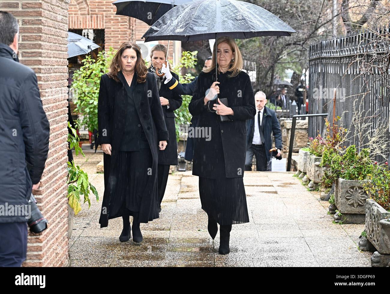 Alexia of Greece and Infanta Cristina de Borbón arrive at the Greek ...