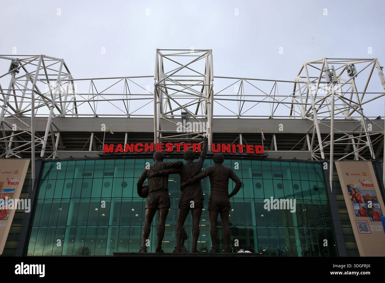 Old Trafford, Manchester, UK. 17th Jan, 2026. Premier League Football ...