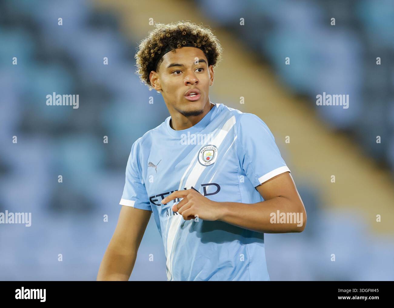 Manchester, UK. 16th Jan, 2026. Floyd Samba of Manchester City during ...